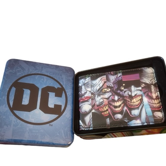 DC | Bags | Dc Comic Villian Joker Classic Character Bifold Wallet Nib ...